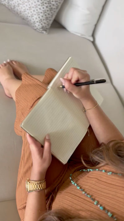 JOURNAL-FACE-WRITING-MANTRA-fallback - Chelsea Krost